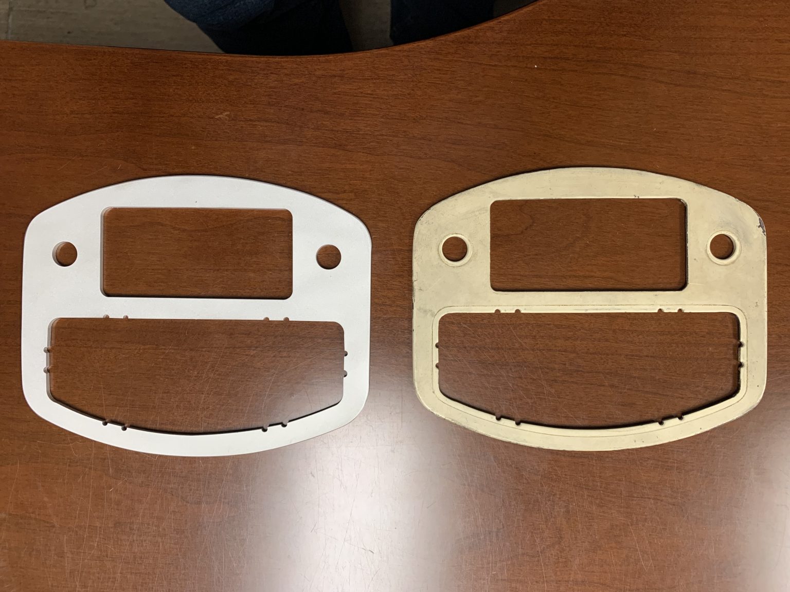 Radio Plate for Telefunken Radio – Paras Autos